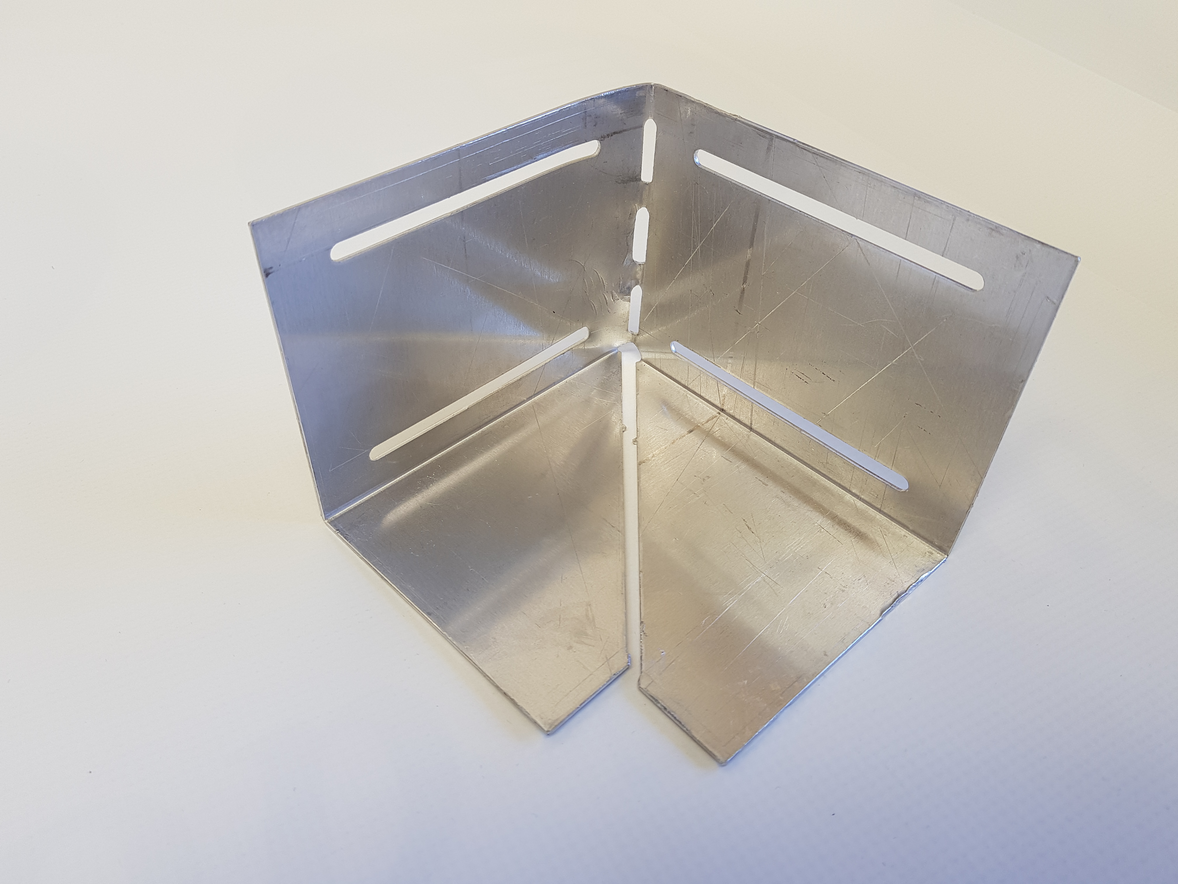 Wallbarn 100mm Edging Bar Corner Connector | The Roof Shop